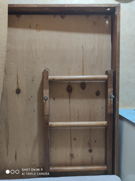 Продается двухъярусная кровать, деревянная, б/у