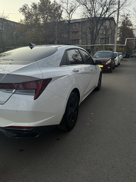 Hyundai Elentra luyk bor 1.6 mator