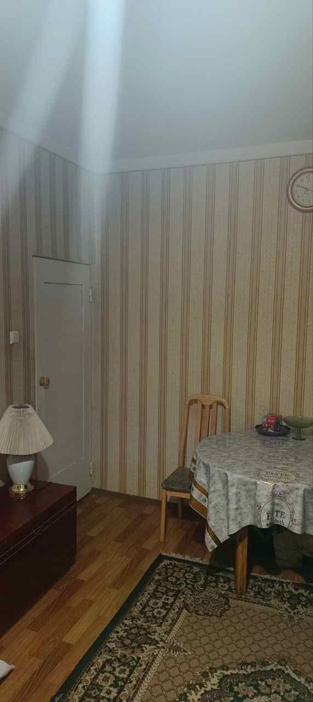 Юнусабад 15 квартал метро Туркистан 1/2/4 продаётся квартира
