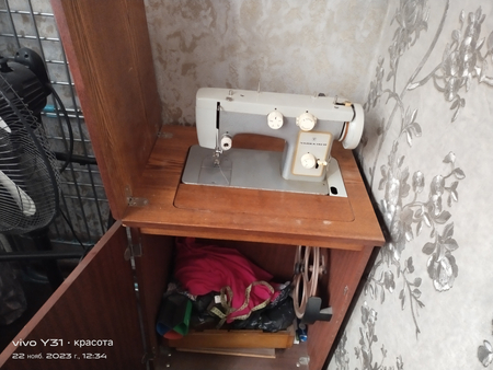 Срочно продается машинка Чайка 142М.