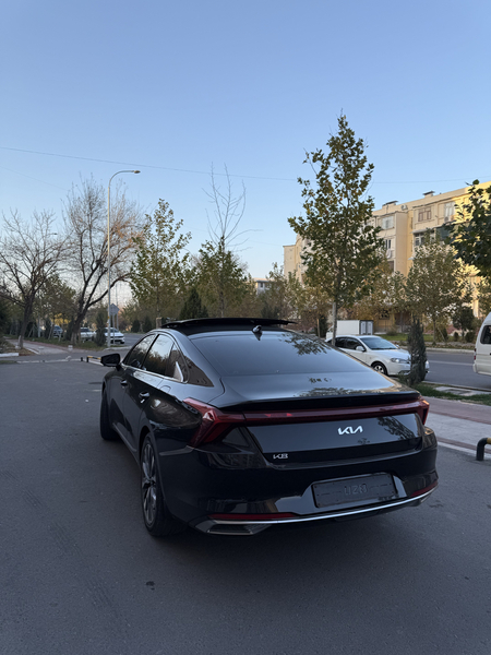 Kia K8 2022 qora