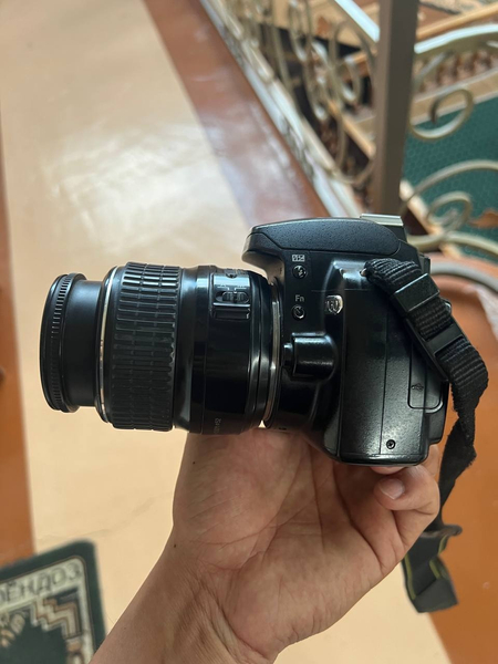 Фотоапарт Nikon D60 сотилади