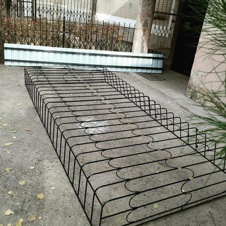 Решетки, ограждения, Перила