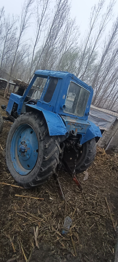 Traktor 80 sotiladi