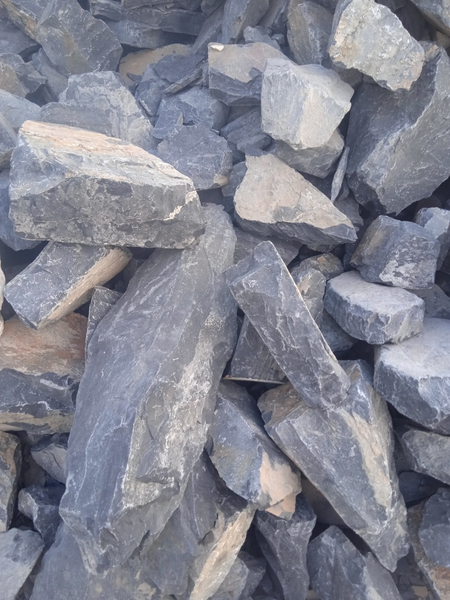 Landshaft dizayni uchun tosh maxsulotlarimiz bor