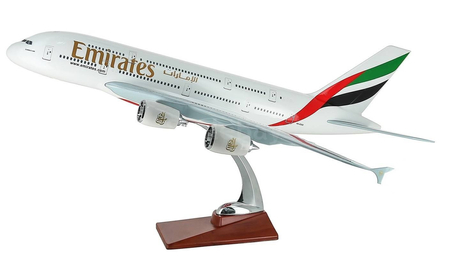 Модель самолета Emirates A380