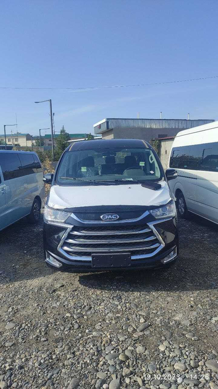JAC M4 Mexmonxona va marosimlar uchun komfort