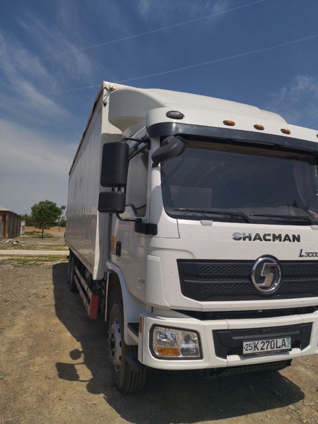 Shacman 9 metrlik furgon 30 ming yurgan