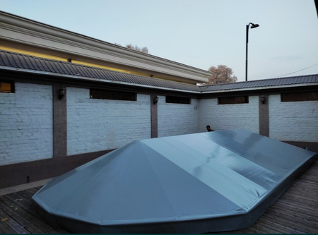 Baner tent ustanovka