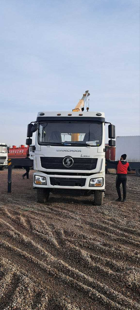 SHACMAN L3000 - 6,3 тонна XCMG бортовой кран манипулятор сотилади. FAW