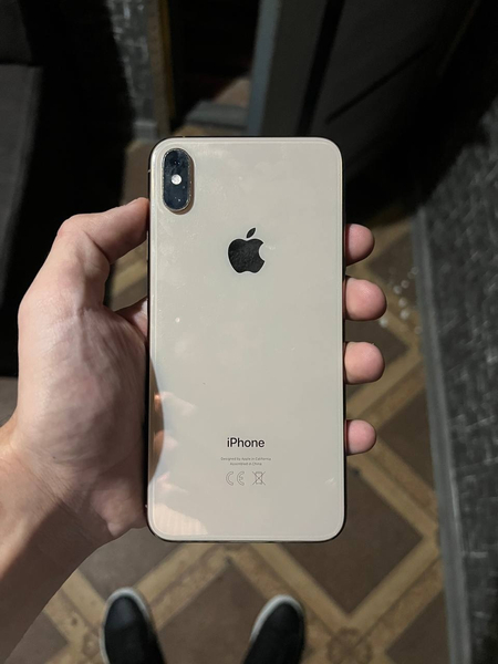 iPhone Xs ideal holatda