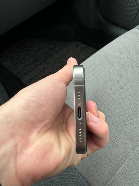 Iphone 15 pro 128 gb idyal