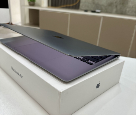 Macbook Air M1 8/256GB Емкость 100% идеал