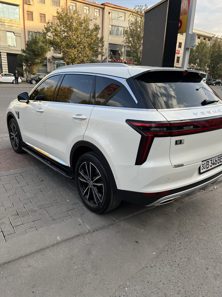 Nissan venucia 2022