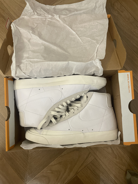 Продаю ОРИГИНАЛЬНЫЕ кроссовки Nike - Blazer Mid 77