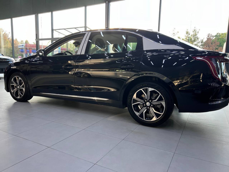 Hong Qi EQM-5 ev