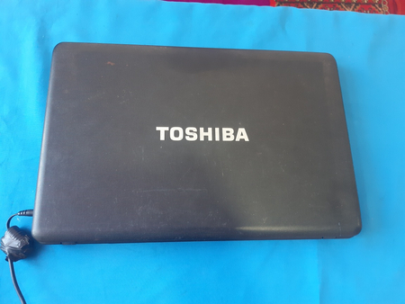 Toshiba statellite 660 noutbuk sotiladi