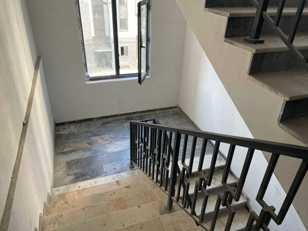 Продается 2 комнатная квартира в жк Баку 60 м.кв