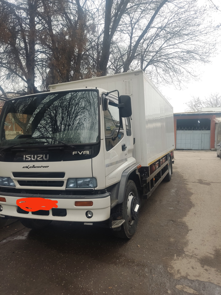 Isuzu sotiladi srochno 10 tonnalik