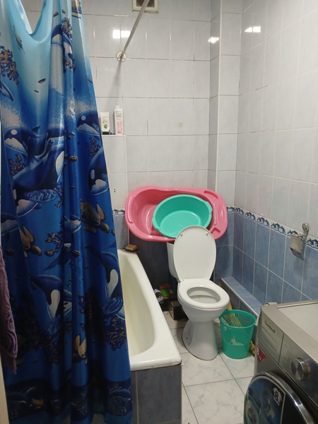Uy sotiladi yaxshi joyda