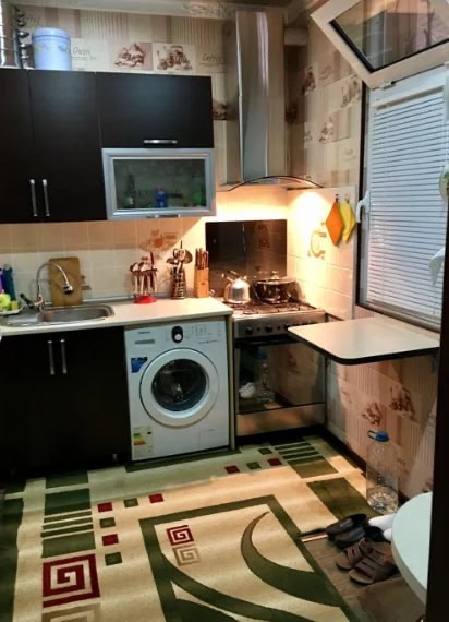 Продаётся 3в4/1/4 на Саламатина не торец с обстановкой