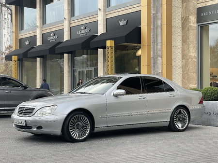 Продаётся Мерседес W220
Состояние отличное,
пробег 164500. 
200