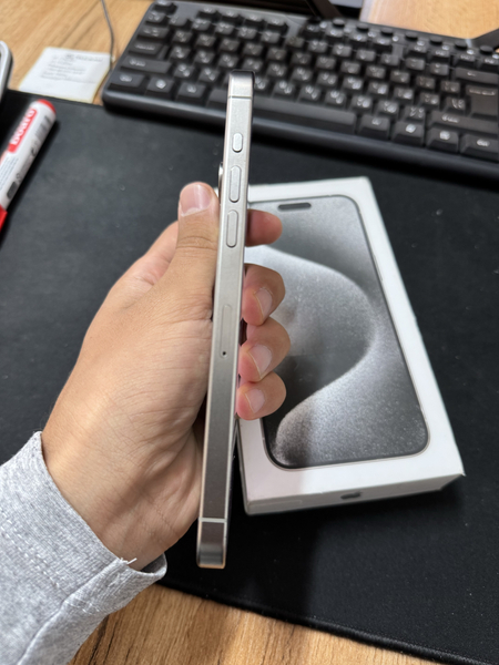 iPhone 15 Pro max 256 GB Natural Titanium