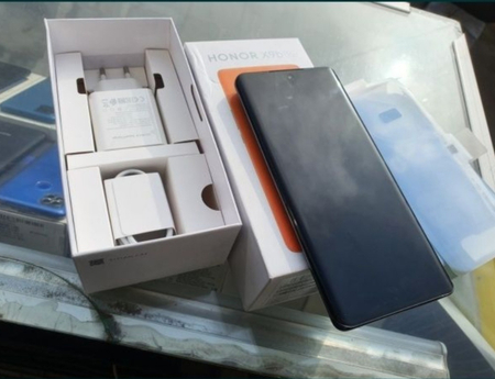 Samsung S21 Plus  Sotiladi yoki Obmen