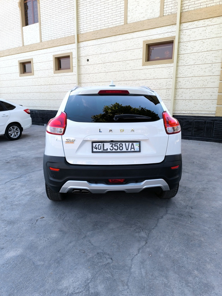 Lada Xray cross сотилади