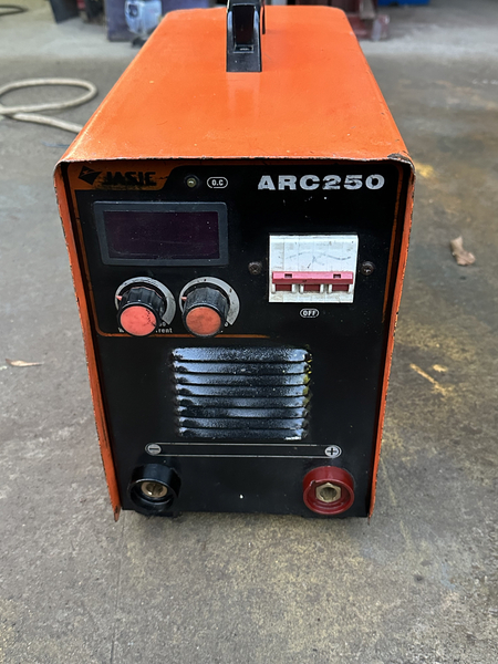 Сварочный аппарат Jasic arc 250