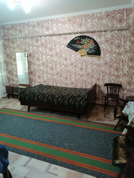 Сдаётся 1комнатная в центре!