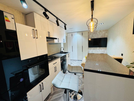 Срочно продам квартиру 2/3/4 на м. Космонавтов