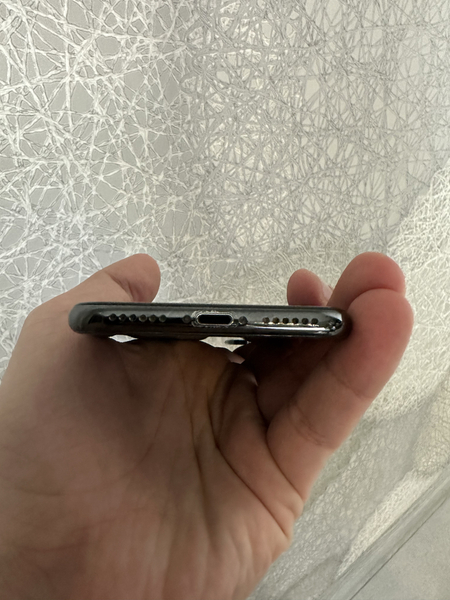 IPhone X holati zor,hamma joyi ishliydi!