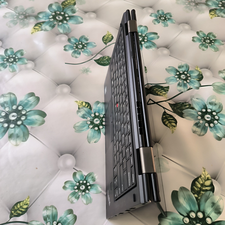 Noutbuk Thinkpad deyarli yangi 360°