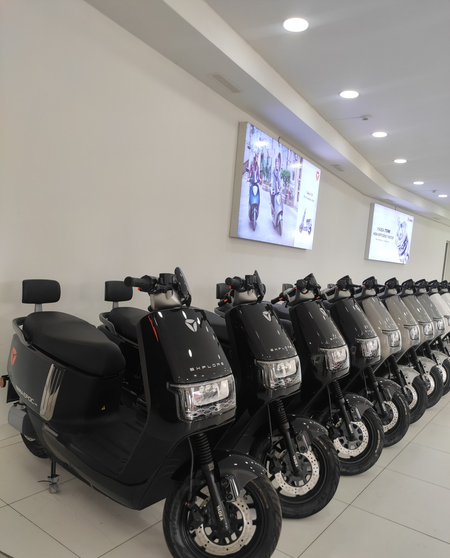 Yadea E10 Epoh. Akkumulyator va motorga 1 yilga garantiya.