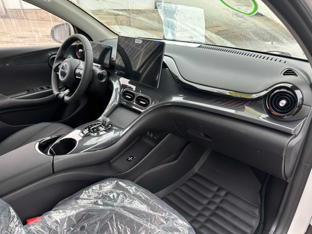 BYD E2 tracker elektromobil