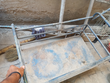 Arava sotiladi hamma joyi yaxshi  bitta balon qóyish kerak
