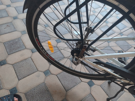Assalamu alaykum velosiped sotiladi 1qol minilga
