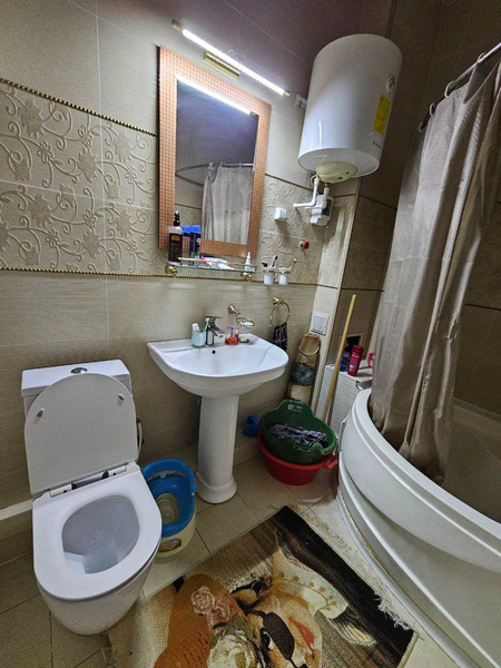 4 xonali 118m² 3-qavat uy sotiladi