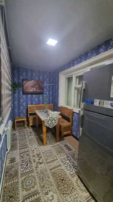 Продам 3х комнатную кирпич Чиланзар 23