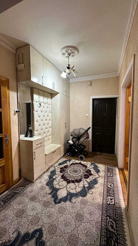 4 xonali kavartira sotiladi 94m2 balkaon 9*2