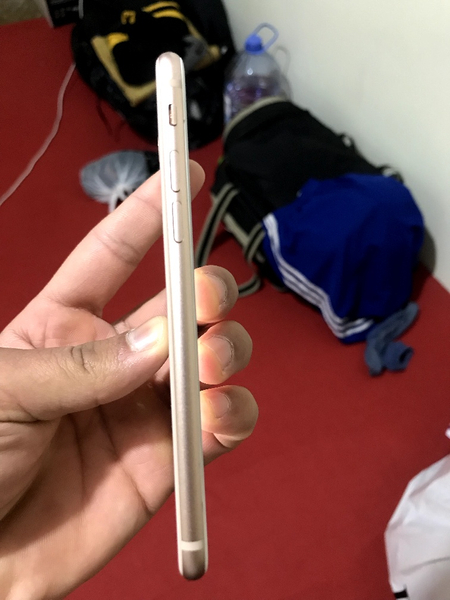 iPhone 8 64gb gold