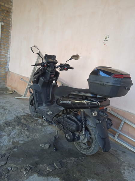 Tank 150 cc sotiladi