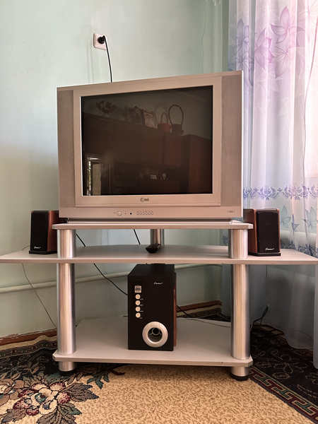 LG televizor sotiladi