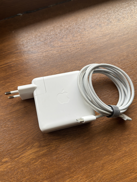 MacBook Pro M1 Pro Zaryadkasi зарядка