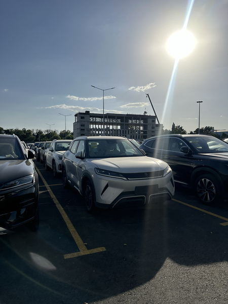 BYD Yuan Up ( доп опсия ) sotuvda tayyor skidka narxda