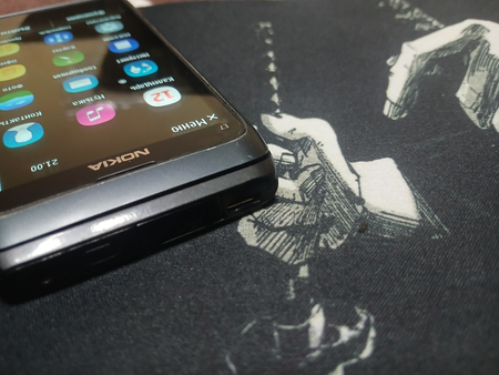 Assalom alekum Telefon sotiladi Original E7 16gb