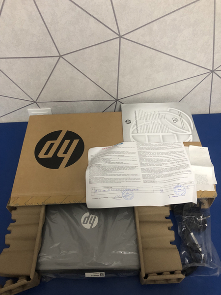 Noutbook HP 512 GB / 8 GB 1 yil garantiya