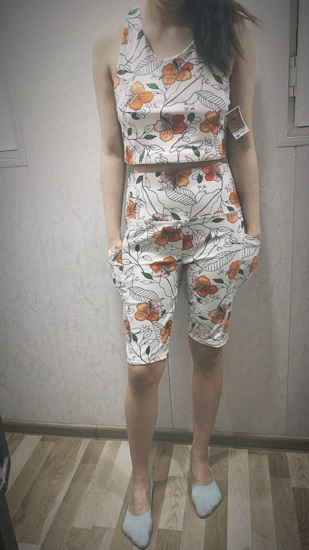 костюм по скидке 100 тысяч