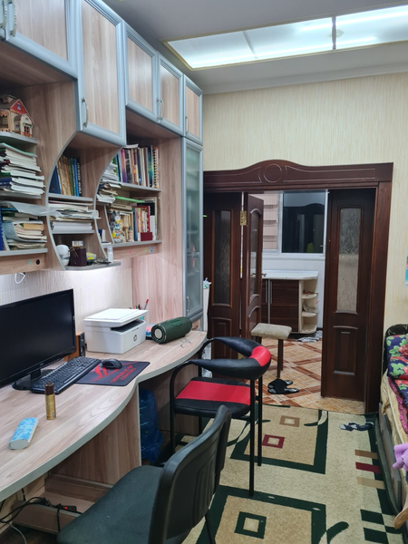 Продам квартиру банковскую 3 комнатная переделанная 4 ком.